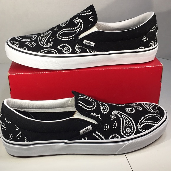 Vans | Shoes | Nwt Vans Classic Slip On Paisley Design Blackwhite Mens ...
